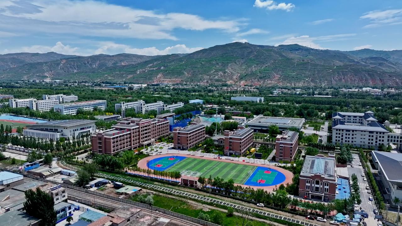 Xi takes stock of Qinghai children's education in high school visit - CGTN