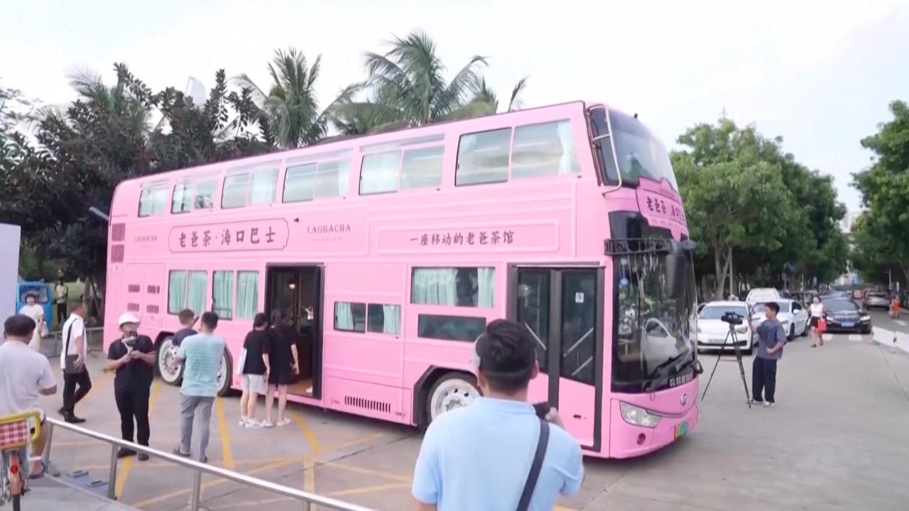 New tourist bus in Hainan offers unique traditional tea experience - CGTN