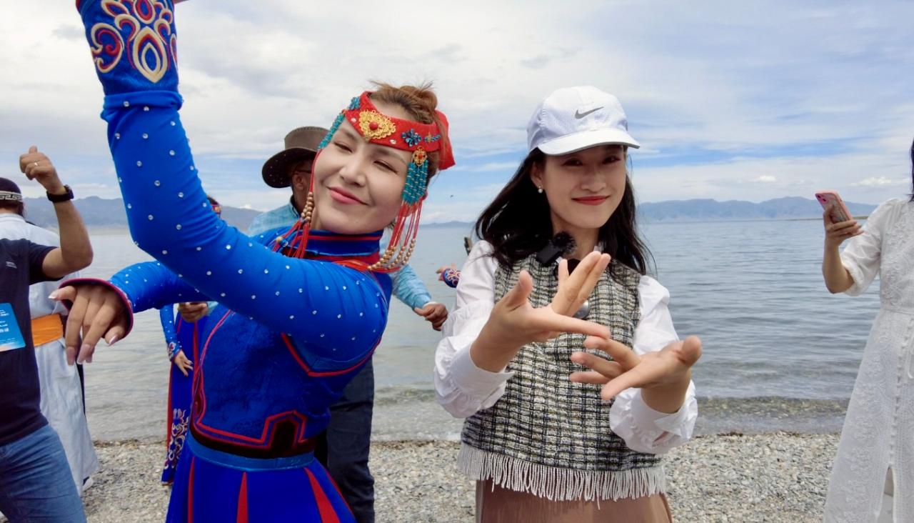 Sayram Lake Up Close - CGTN