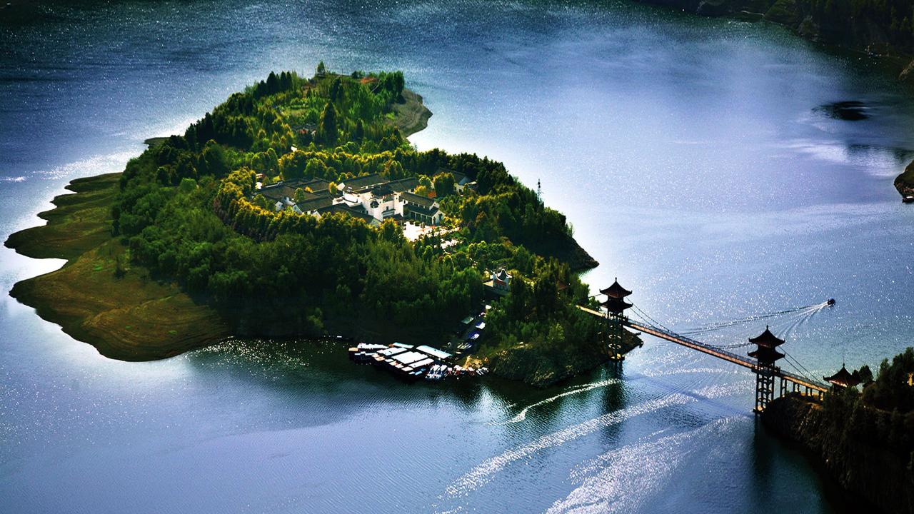 A closer look at Yinghu Lake's green transformation in NW China - CGTN