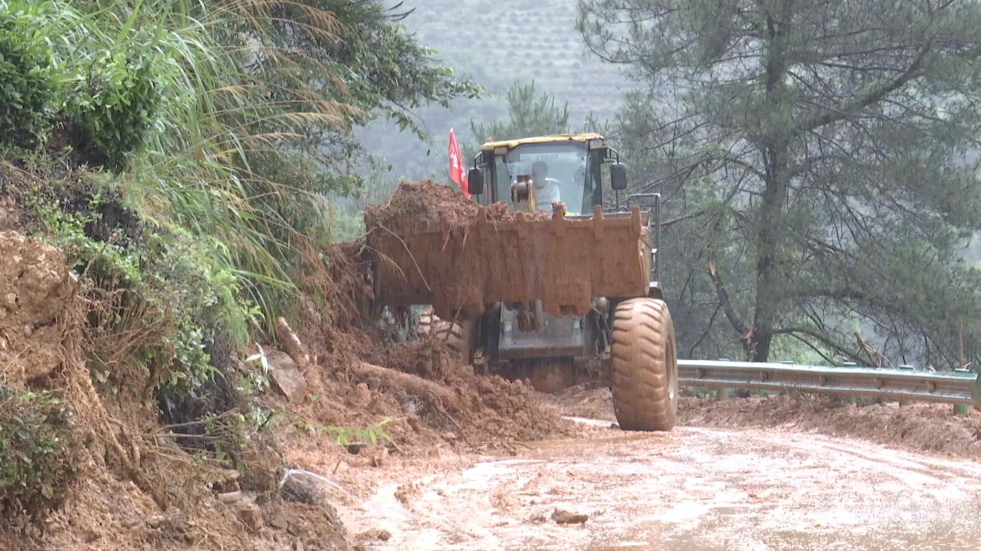 Landslides, road collapses after heavy rainfall in Anhui - CGTN