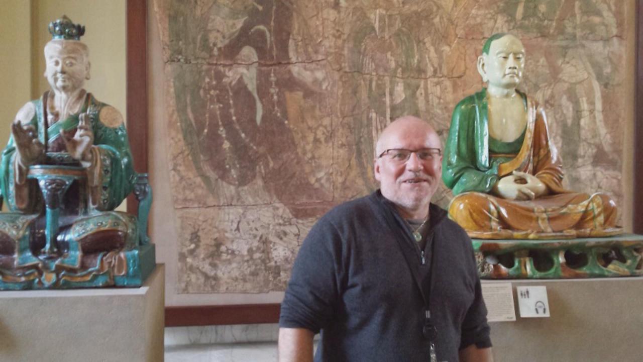 British translator: China and West should focus more on similarities - CGTN