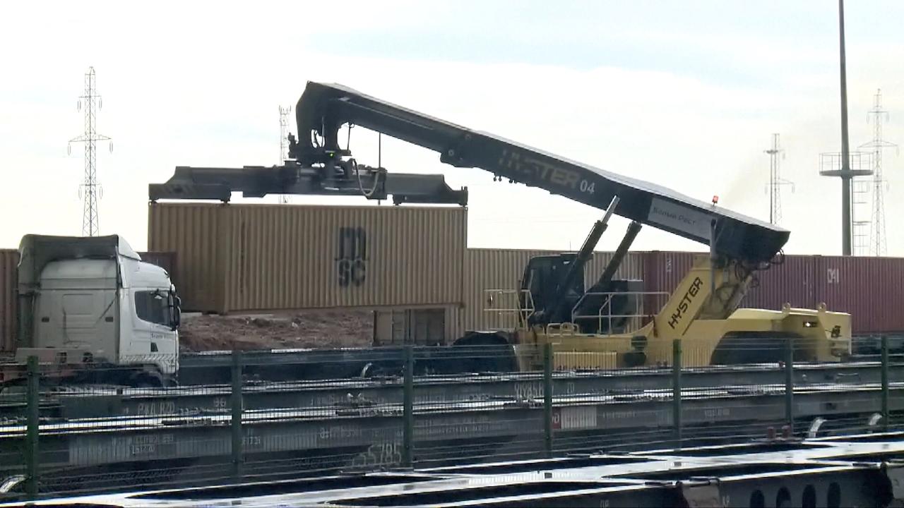 Russia launches logistics express services to China - CGTN