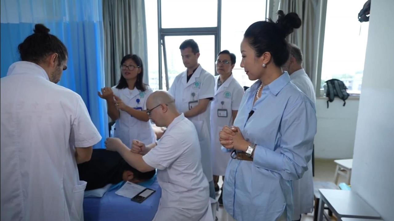 French students explore traditional Chinese medicine in Chengdu - CGTN