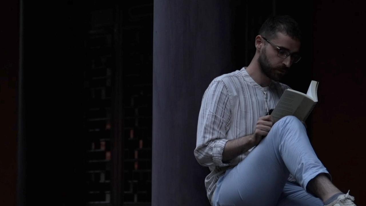 CGTN host uncovers the story behind Su Shi's masterpiece "Bu Suan Zi ...