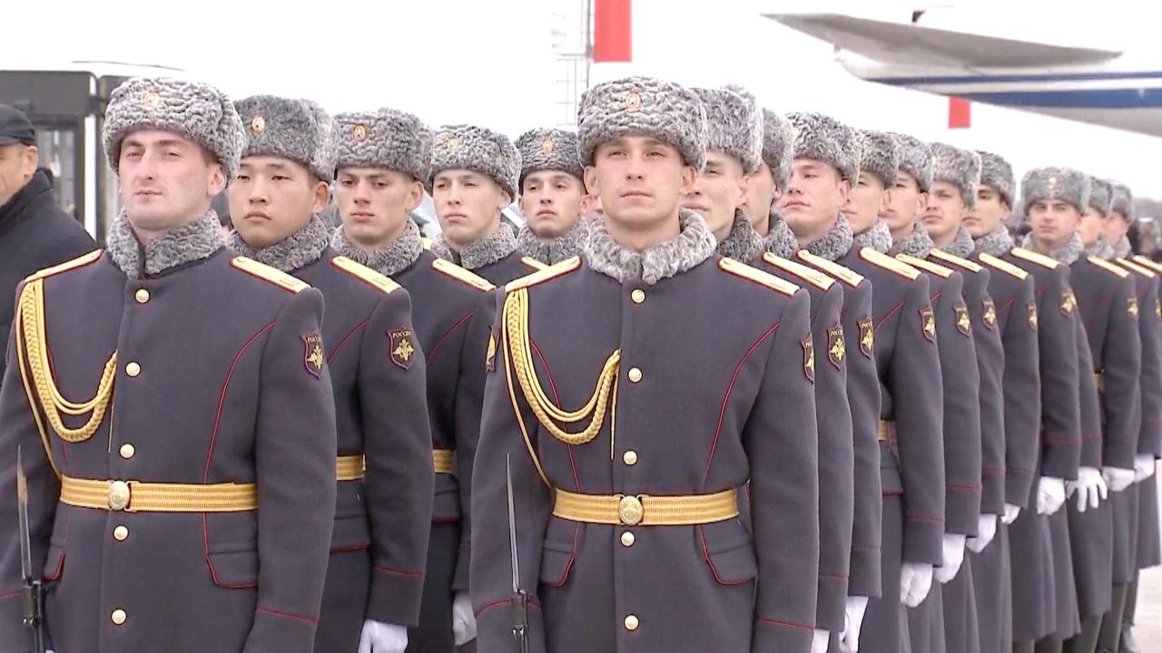 Guard of honor takes position to welcome President Xi in Russia - CGTN