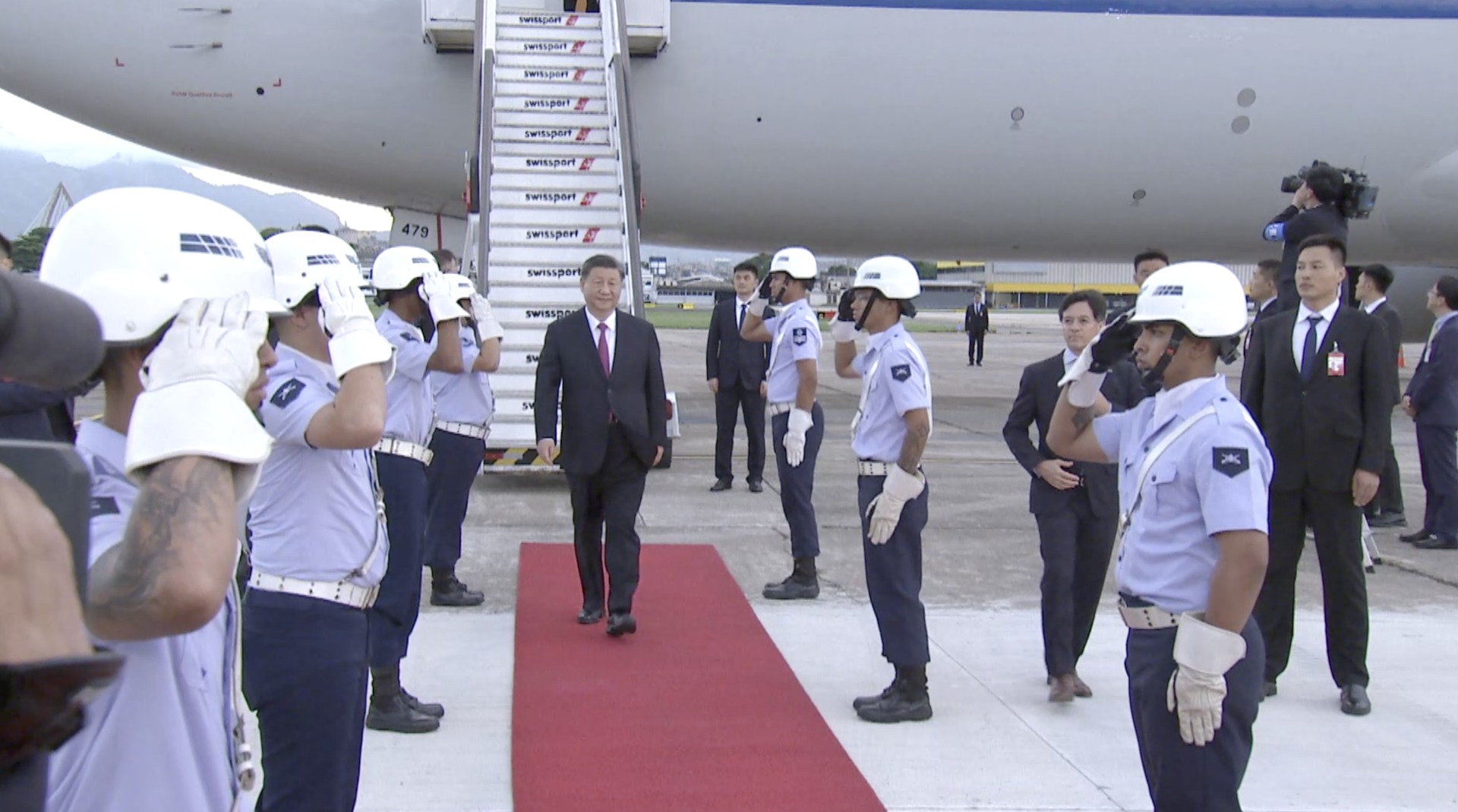 Xi Jinping warmly welcomed by senior officials on arrival in Brazil - CGTN