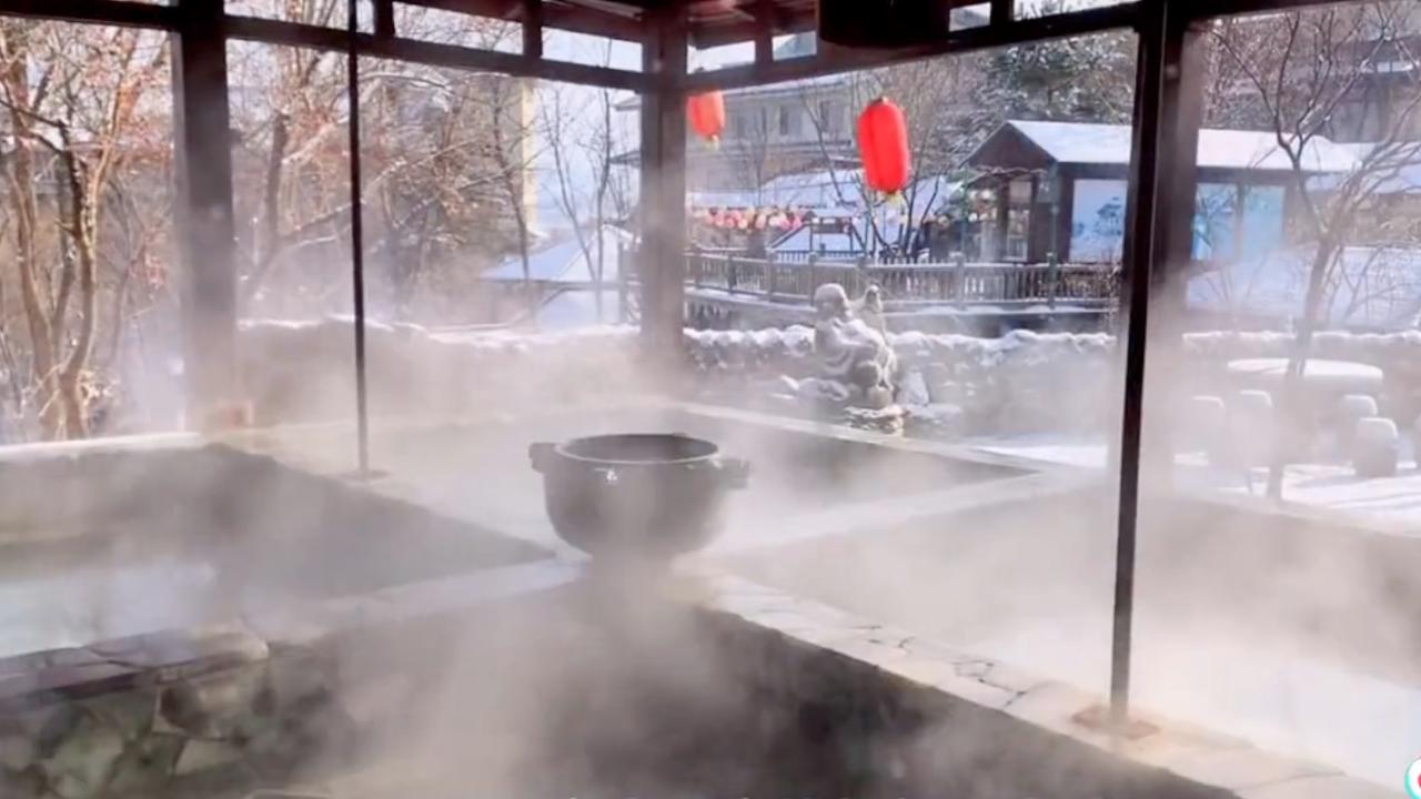 China's ice-and-snow economy- Skiing and soaking in China's Yingkou - CGTN