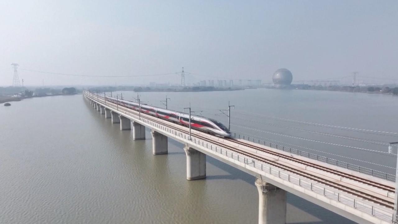 China's railways set record with 726m passenger trips in Jan-Feb - CGTN