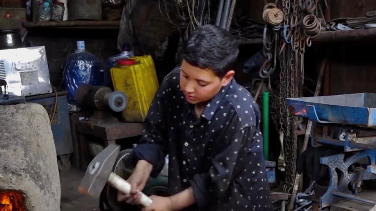 UN@80: Afghan youth engulfed in crisis of hunger and child labor - CGTN