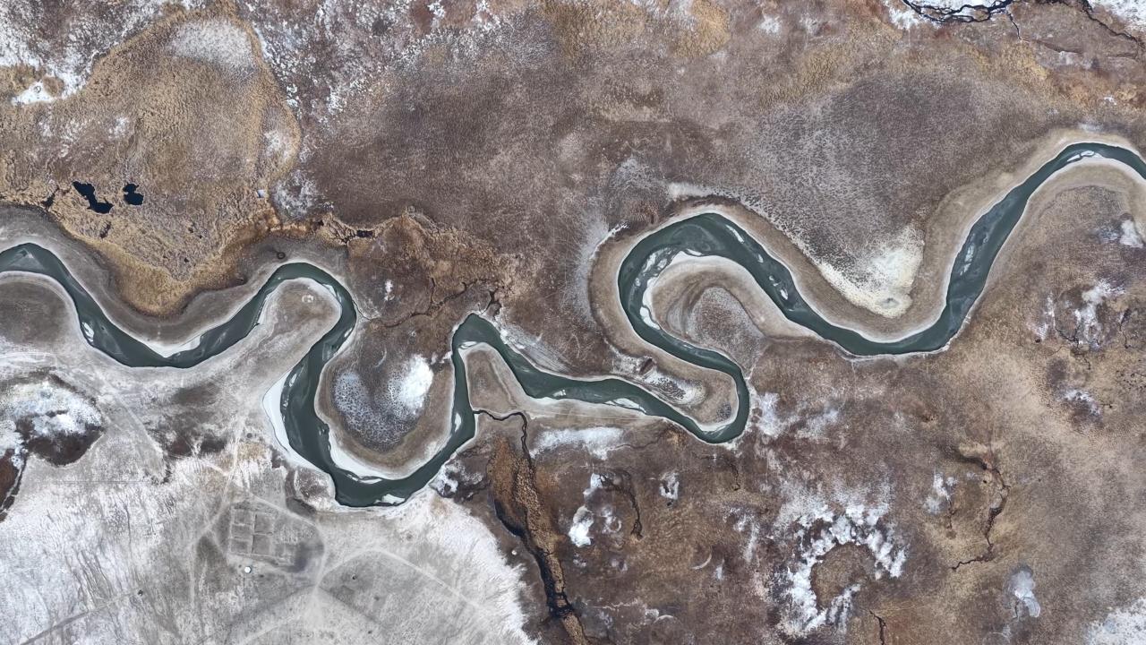 Winter splendor unfolds at Xinjiang's Tashman Wetland - CGTN