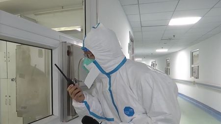 Reporters get information from isolation wards - CGTN