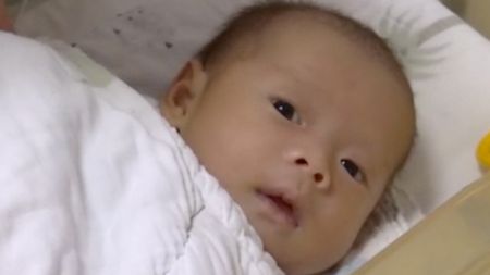 'Parents in the cloud' watch livestream of Wuhan baby - CGTN