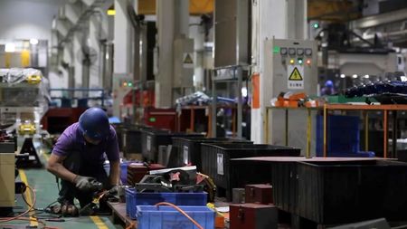 Chinese factories focus on training in tech and management - CGTN
