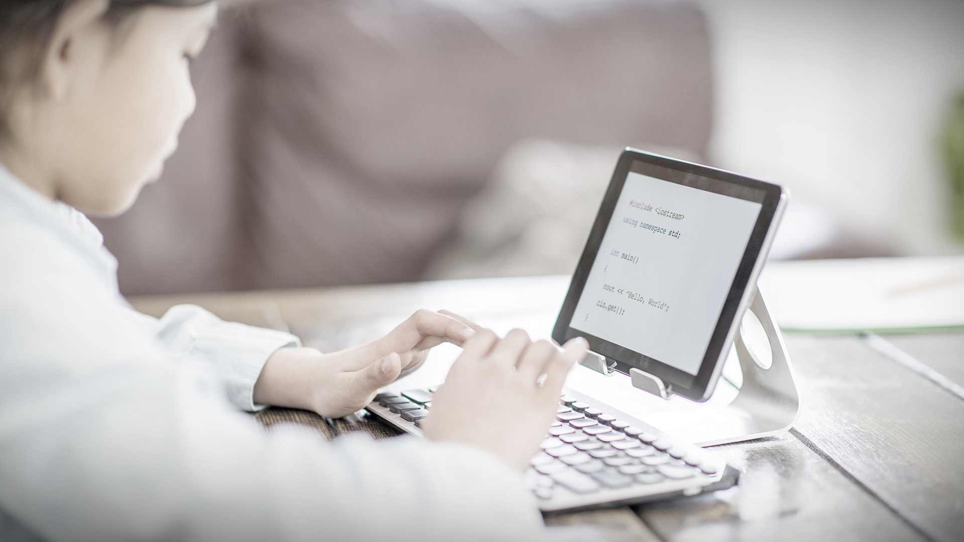 Chinese parents help children adapt to AI revolution - CGTN