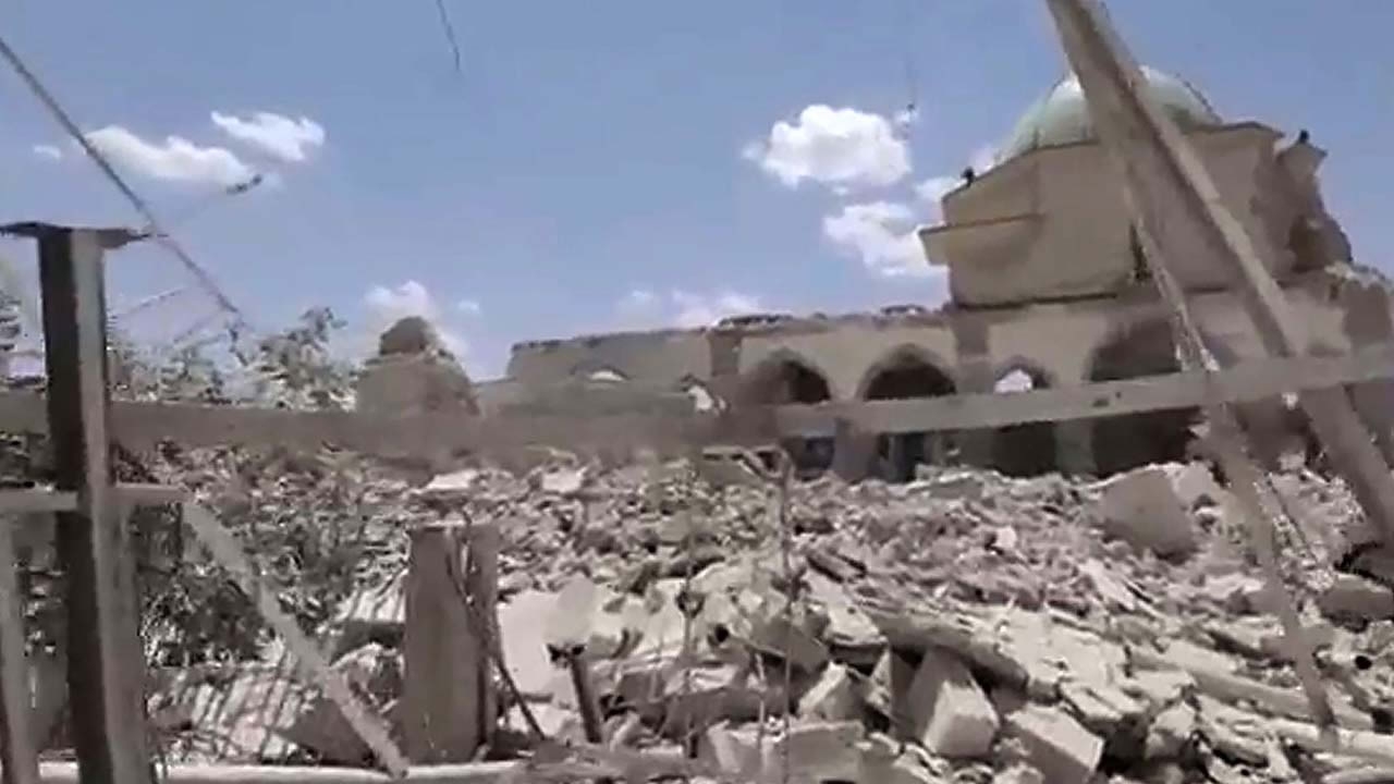 ISIL destroys historic mosque in Mosul - CGTN