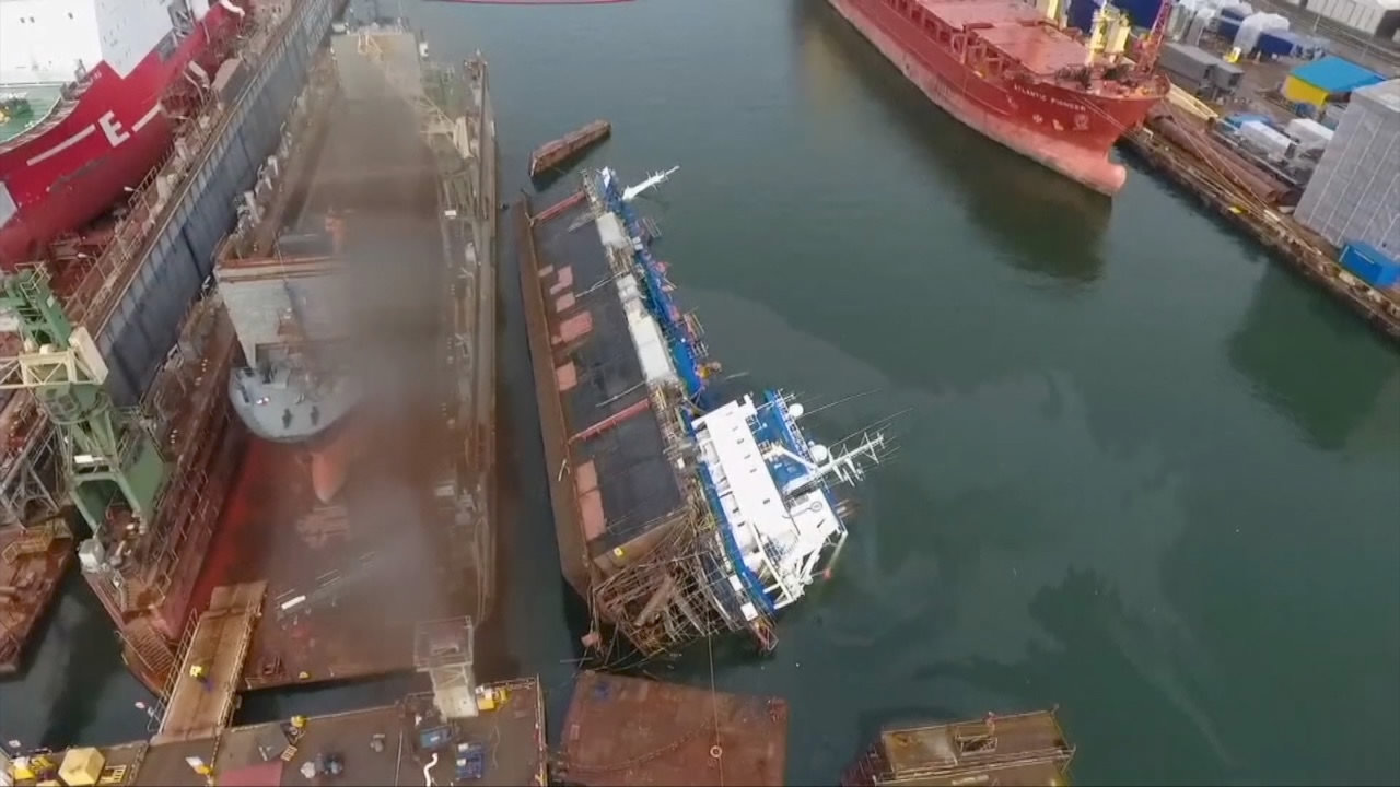 Norwegian ship capsizes after crane collapse in Poland - CGTN