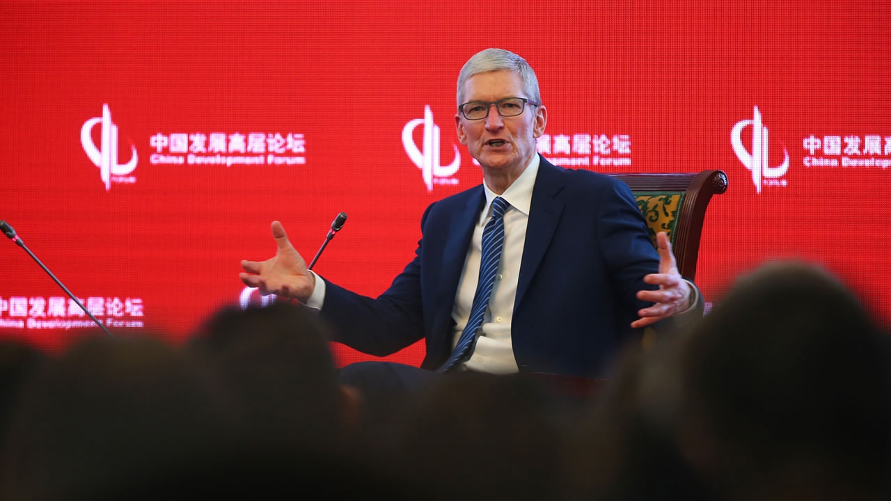Apple CEO Tim Cook attended the 18th China Development Forum in Beijing ...