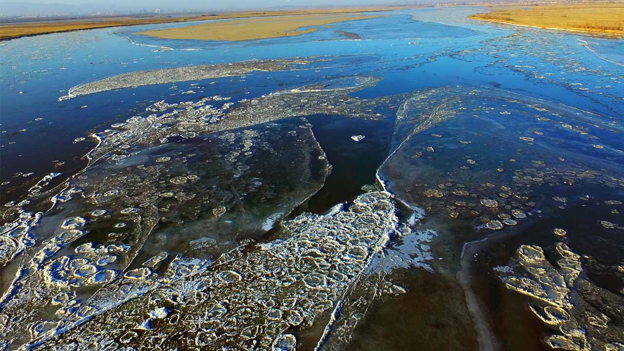Yellow River enters crucial drifting-ice flood control period - CGTN