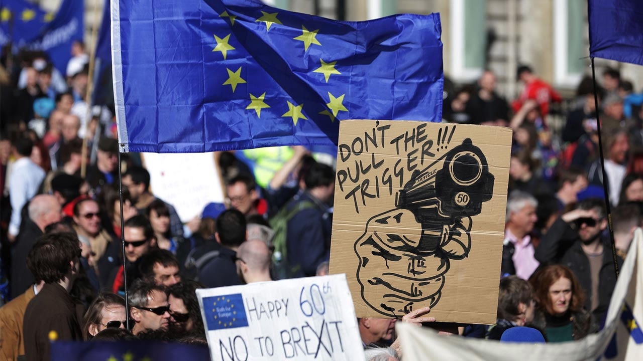 Thousands in London take to streets to protest Brexit - CGTN