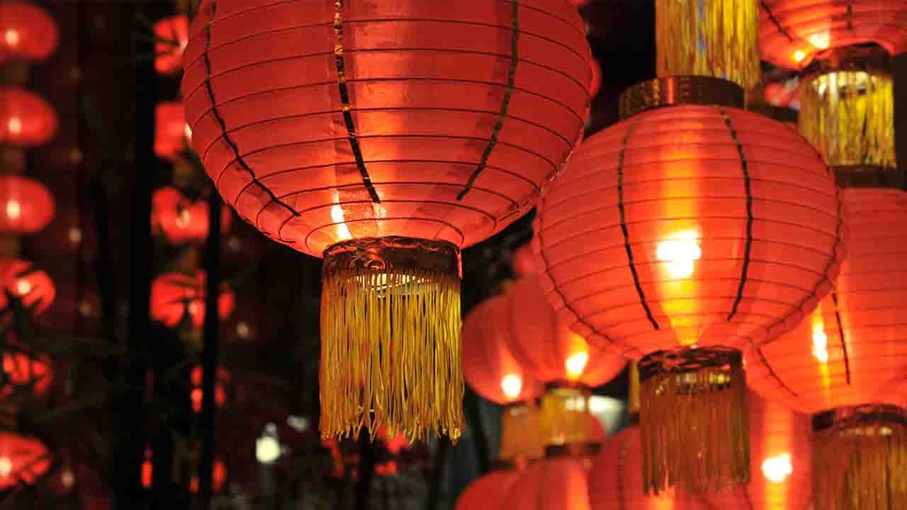 Chinese celebrate the Lantern Festival on the 15th day of the first ...