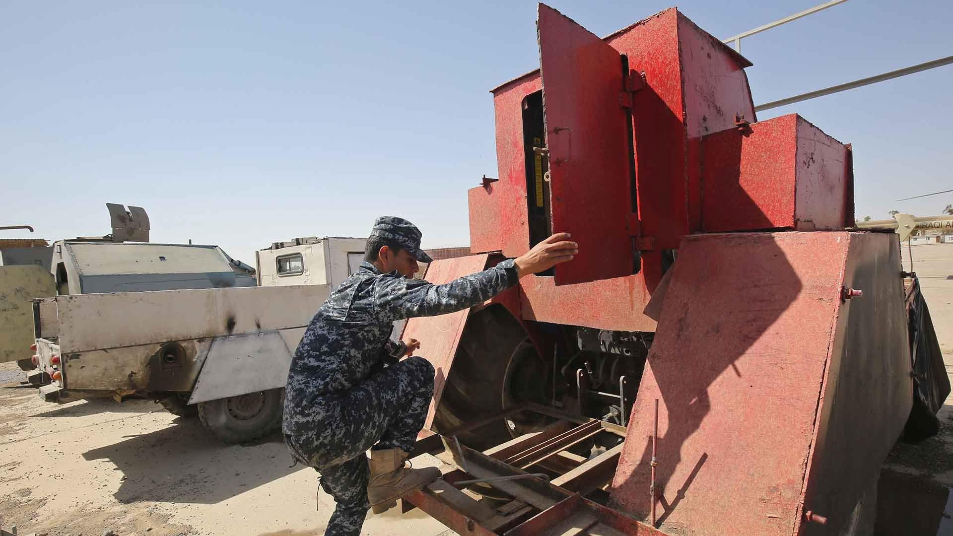 ISIL uses car bombs to defend Mosul positions - CGTN