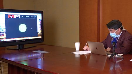 Chinese expert shares COVID-19 treatment experience with global peers ...