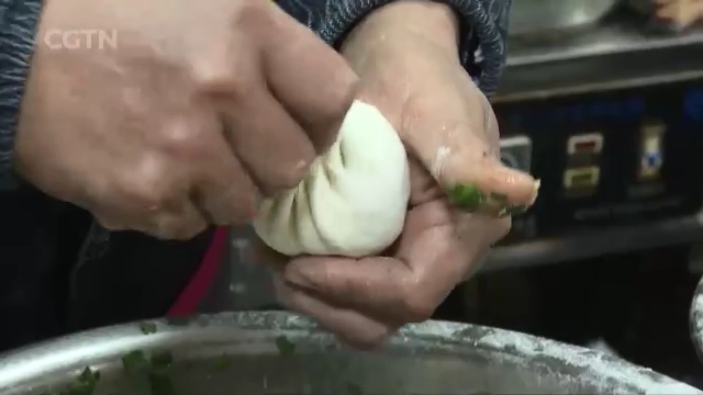 Vibrant China: Local people enjoy a typical Henan breakfast - CGTN