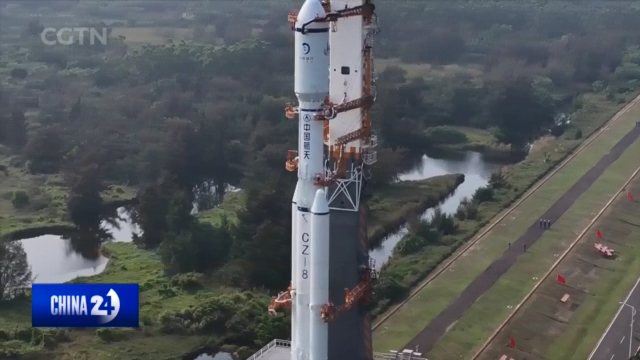 China Moon Probe: Rocket carrying Queqiao-2 communication relay ...