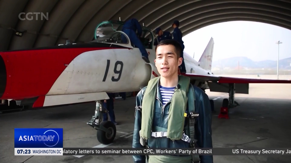 China Airforce: Pilot cadets make maiden solo landing of carrier-based ...