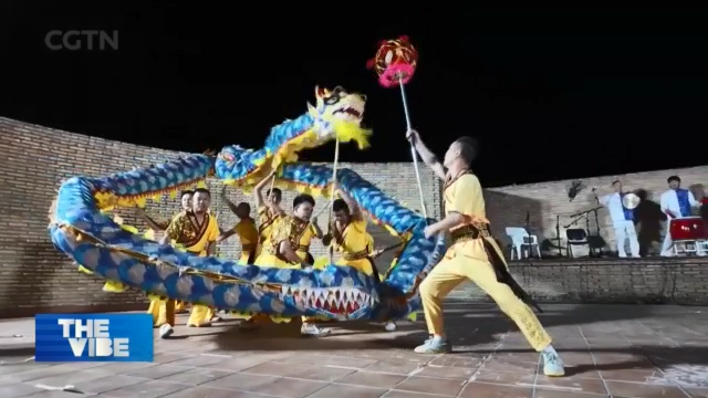 Dragon Couple Dance: Dragon dance team from small village passes on ...